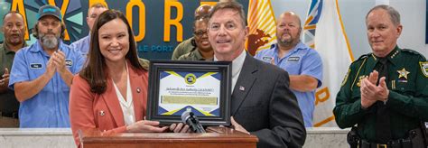 Attorney General Welcomes JAXPORT To 100 Percent Club Florida Ports