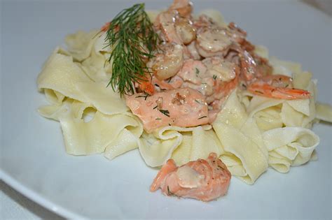 Tagliatelle Mit Lachs Und Garnelen Von Badegast1 Chefkoch De