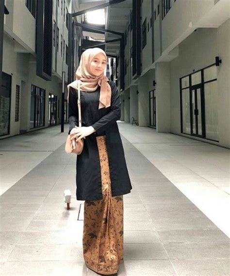 Contoh Model Baju Gamis Batik Kombinasi Polos Stunning Evermos