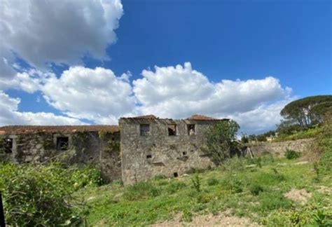 Moradia independente à venda em Santo Tirso Couto Burgães Santo