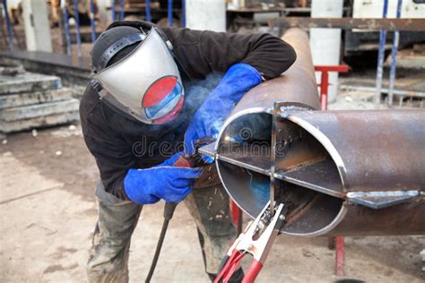 Soldadura Del Trabajador En Una F Brica Soldadura En Una Planta