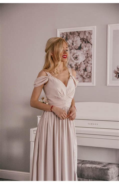 Emma Elegancka długa sukienka z szyfonu KM315 3 Kartes Moda