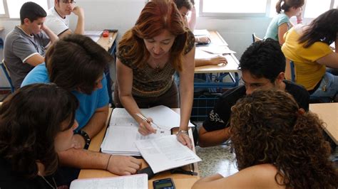 PROFESOR SUELDO Cuánto cobra un profesor de secundaria en España en
