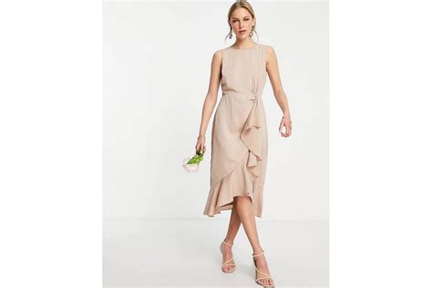 Introducir 77 Imagen Outfit Con Vestido Beige Abzlocal Mx