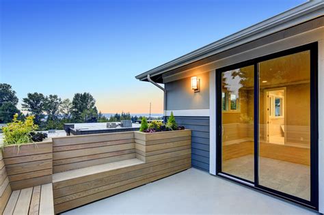 Cedar Decks Deck Builder In Surrey Vancouver Area Decks Railings