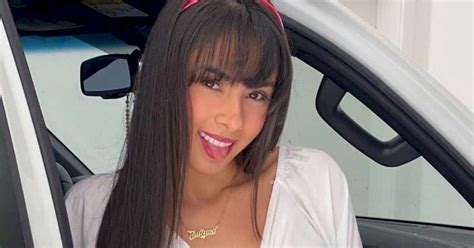 Juliana Caetano é fotografada biquini nude e atiça fãs