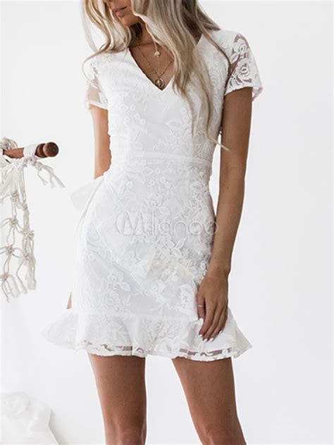 Robes En Dentelle Blanche Manches Courtes Col V Robes Sexy Moulantes