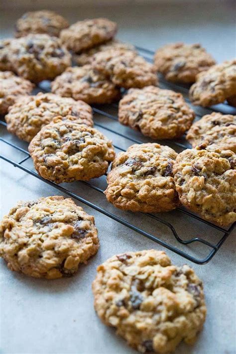 Dad S Vanishing Oatmeal Raisin Cookies Right Off The Quaker Oatmeal