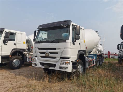 Urban Construction Heavy Duty Sinotruk HOWO 8 10 12 14 16 Cbm Variable