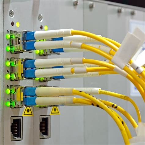 Fibra Óptica y redes de internet Instalación y mantenimiento