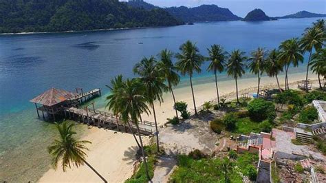 Surga Tersembunyi Di Sumatera Barat Wisata Pulau Sikuai Menawarkan