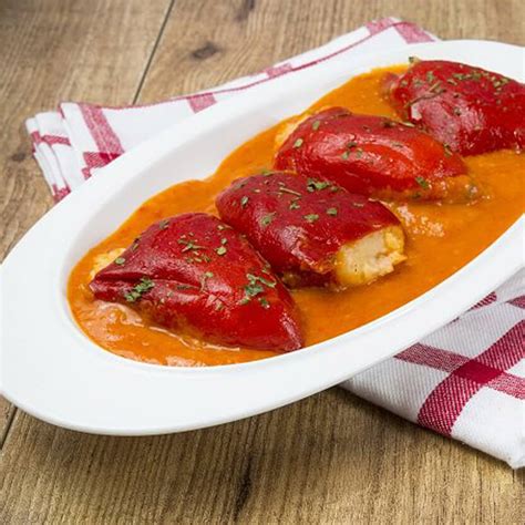 Pimientos Del Piquillo Rellenos De Bacalao Y Gambas Conservas El Juncal