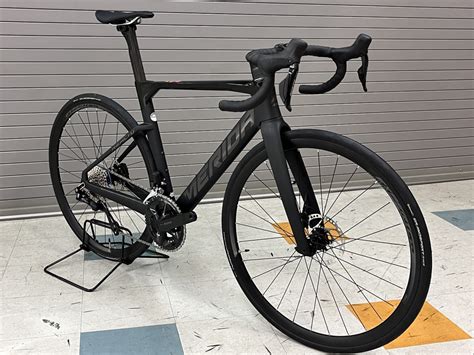 決算セール新型リアクトフレームに12速Di2 105コンポを搭載したエアロロードMERIDA REACTO 6000 DISCをご紹介