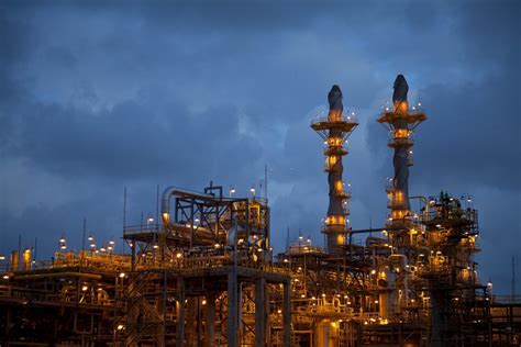Petrobras lança edital para obras do Trem 2 da Rnest