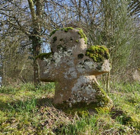 Eguzon va t on enfin percer le mystère des croix de Crozant