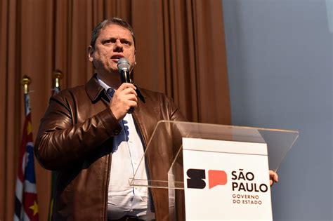 Tarcísio de Freitas é o preferido de eleitores da direita para eleições
