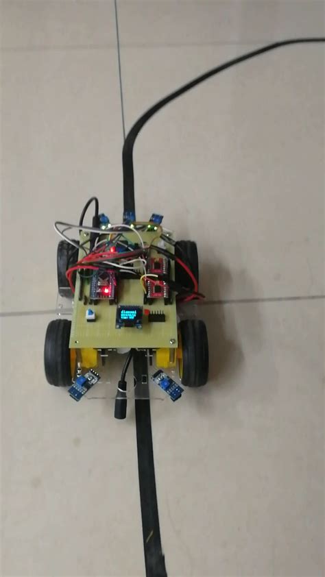 stm32小车四路pwm源程序，可寻迹，oled显示，可pid调节 智能小车 机器人