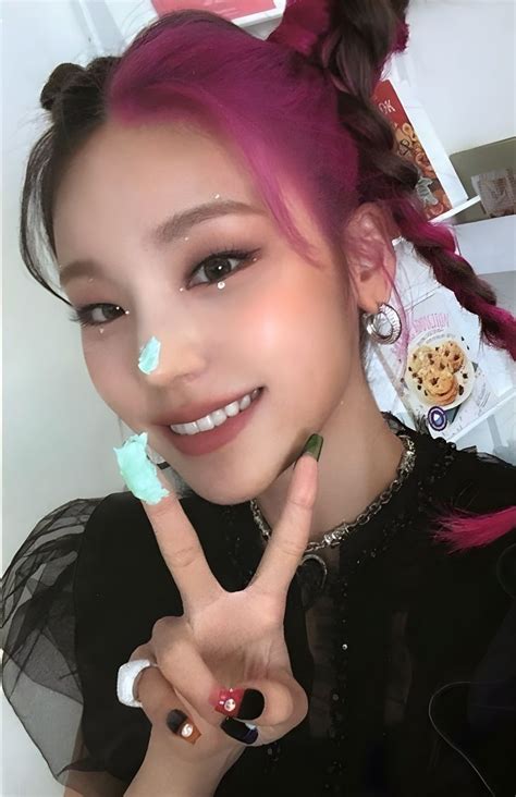 Pop Photos Kpop Merch Crazy Love K Idol Gams Photocard Itzy Kpop