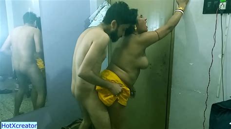 Chán chồng vợ dâm địt nhau với cậu bé mới lớn hàng xóm chim to