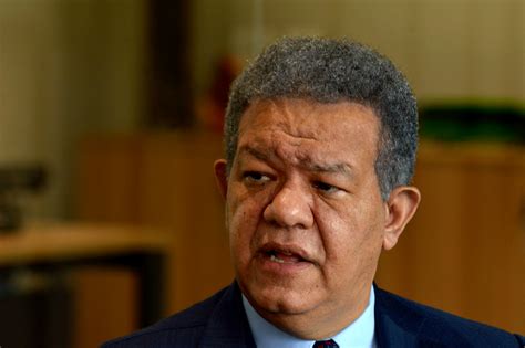 Leonel Fernández dice que en el país solo ha crecido el sector turismo