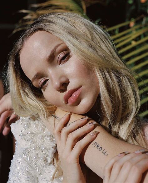 Pin από το χρήστη Metaxa Valia στον πίνακα Dove Cameron my love