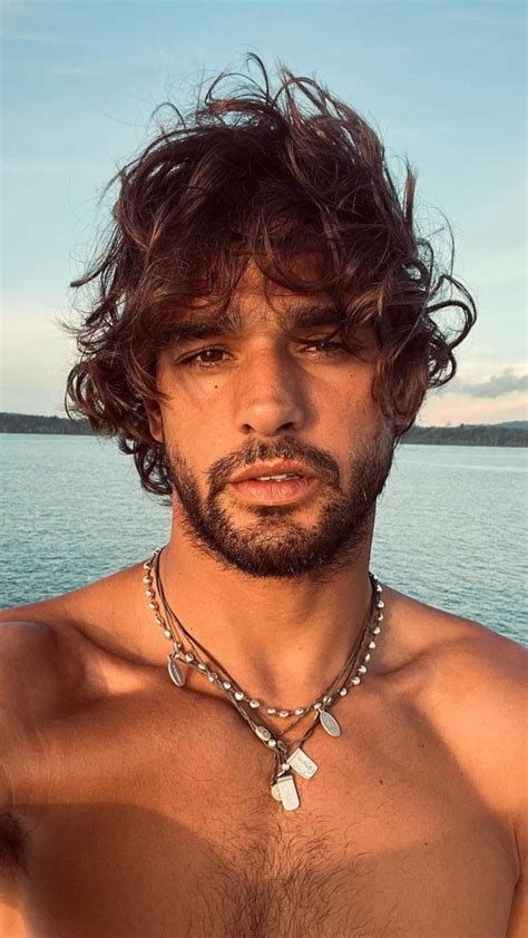 Quem é Marlon Teixeira novo affair de Grazi Massafera Celebridades iG