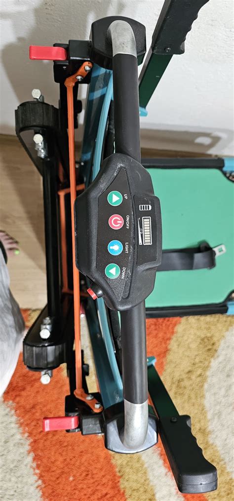 Scaun Cu Rotile Electric Pentru Urcare Si Coborare Scari Verde Fetesti