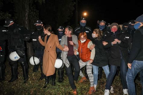 Trybunał Konstytucyjny zaostrzył prawo aborcyjne Protesty pod domem