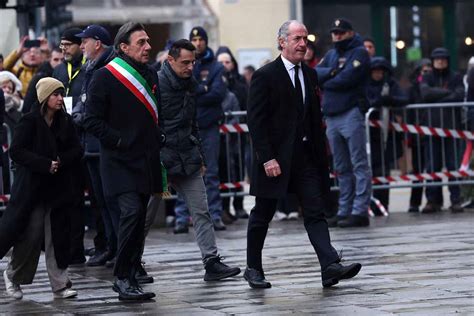 Giulia Cecchettin I Funerali A Padova Il Dolore E La Folla Foto Oggi