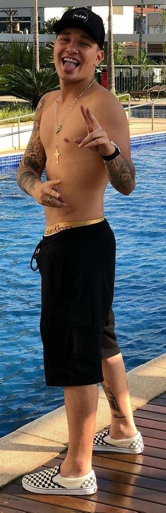 Mc Gui Fotos Nu E Pelado Homem Nu