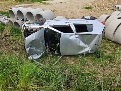 Maszkowice Samochód uderzył w betonowe kręgi