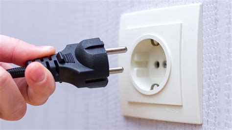 Minaccia Alleviare Macchina Prese Elettriche 16 Ampere Scoppio Punto Acuto
