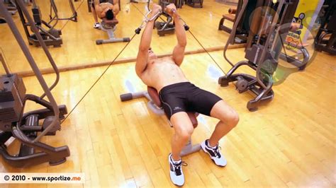 Lying Fly On A Flat Bench Aperturas Con Poleas En Banco Plano YouTube