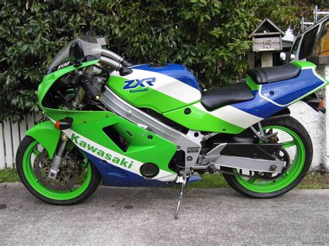Kawasaki ZXR 250 Cool Bikes