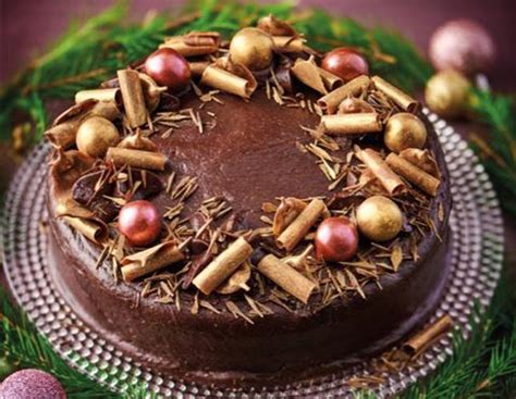 Top Cake Trends For 2022 Revealed Feature British Baker