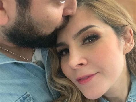 Aseguran que el esposo de Karla Panini le está siendo infiel con