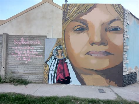 Violencia de Género pintan un mural contra la explotación sexual