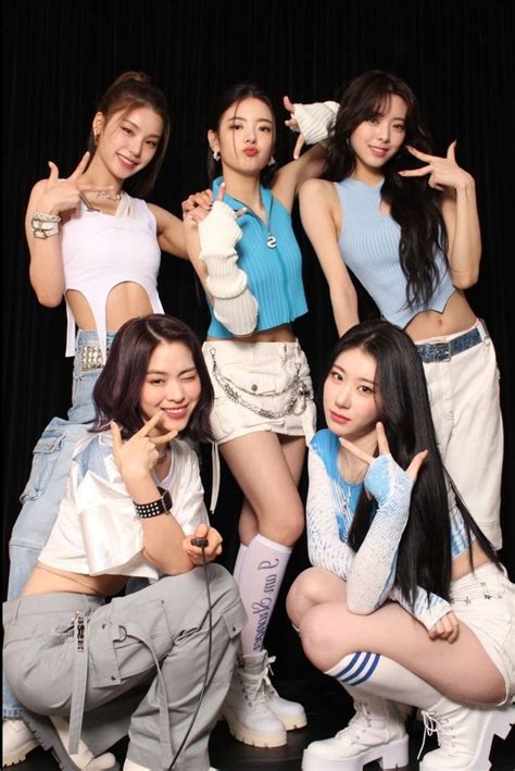 Pin Di Albe Su Itzy Nel