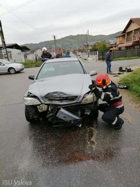 Un copil de 2 ani și 8 luni rănit într un accident rutier în Vâlcea
