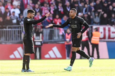 Achraf Hakimi et Kylian Mbappé on en sait plus sur leur histoire d