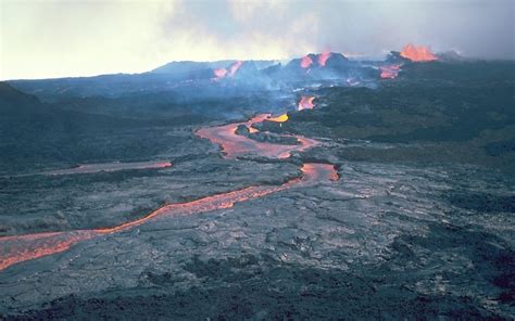 Hawaii Mauna Loa Volcano Shows Signs Of Increasing Activity Following