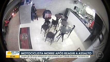 Motociclista é morto a tiros ao reagir a assalto em frente a pizzaria
