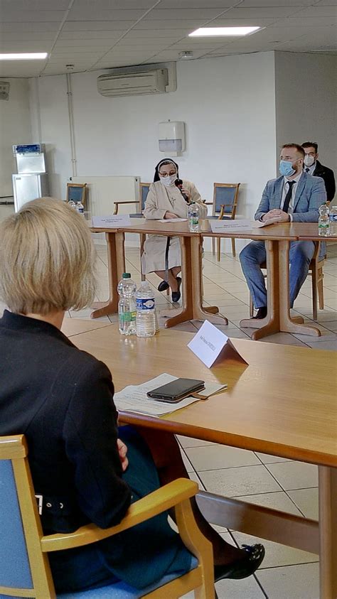 Visite De Madame Bourguignon Ministre De L Autonomie Ehpad Rennes