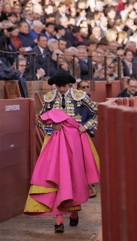Pin de Nacho González Patiño em Fotos Taurinas Galeria em 2024