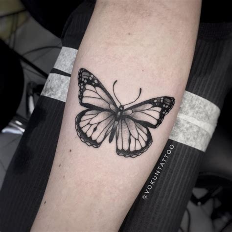 Monarch Butterfly Tattoos On Hip