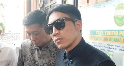Sepakat Bercerai Desta Berencana Ajak Natasha Rizky Dan Anak Anaknya