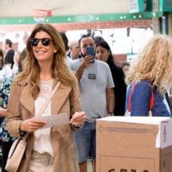 El Look De Juliana Awada Con Skinny Jeans Y Bailarinas Ideal Para Las