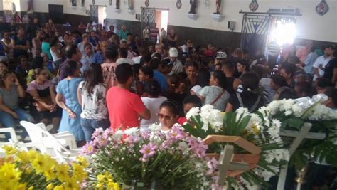 Missa de corpo presente é realizada na Igreja Matriz enterro será as 16 hs