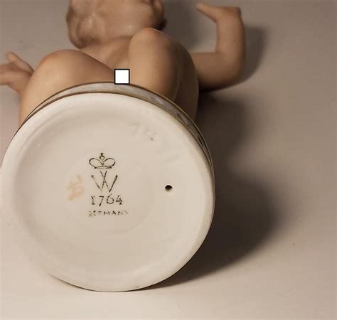 Rare Wallendorf Figurine Naked Boy Ball Porcelain Putto Cherub