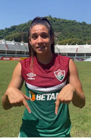 Vídeo Atacante do Fluminense convoca torcida para estreia no Carioca